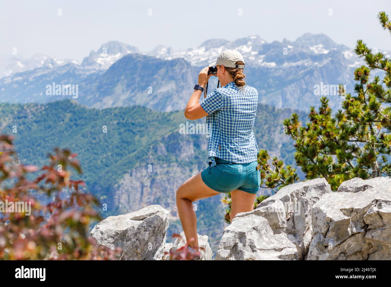 Birdwatching birdwatcher female girl woman hi-res stock photography and ...