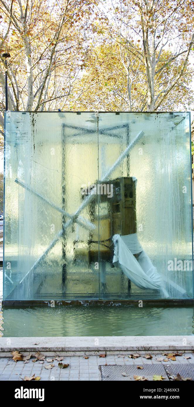 Piano in glass case tribute to Pablo Picasso in Barcelona, Catalunya ...