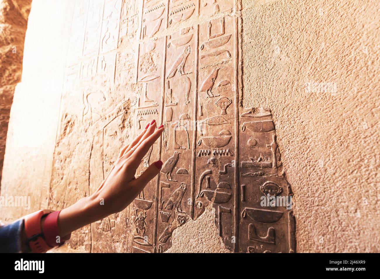 Male archaeologist hi-res stock photography and images - Alamy