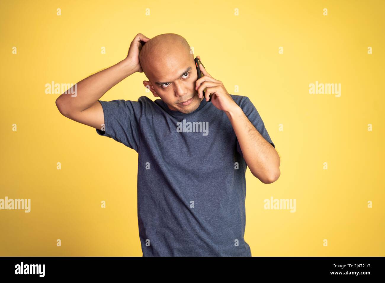 Sad wifi hi-res stock photography and images - Alamy