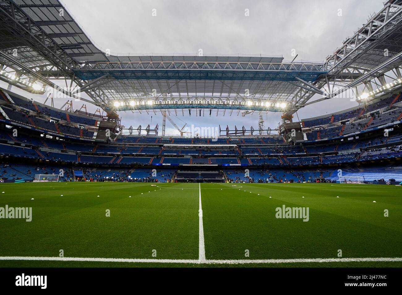 Champions league quarter final match santiago bernabeu stadium hi-res ...