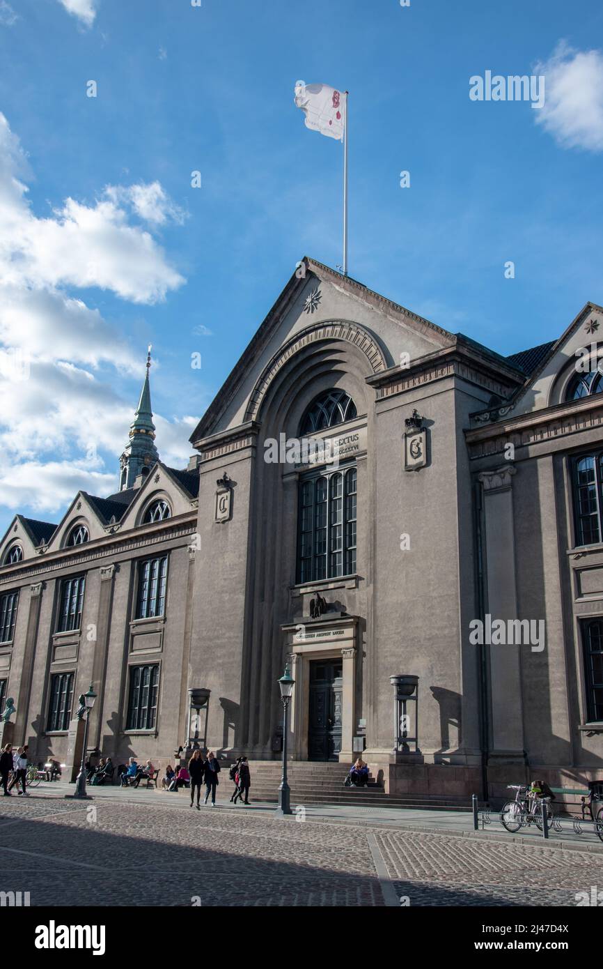 Kobenhavns universitet frue plads hi-res stock photography and images ...