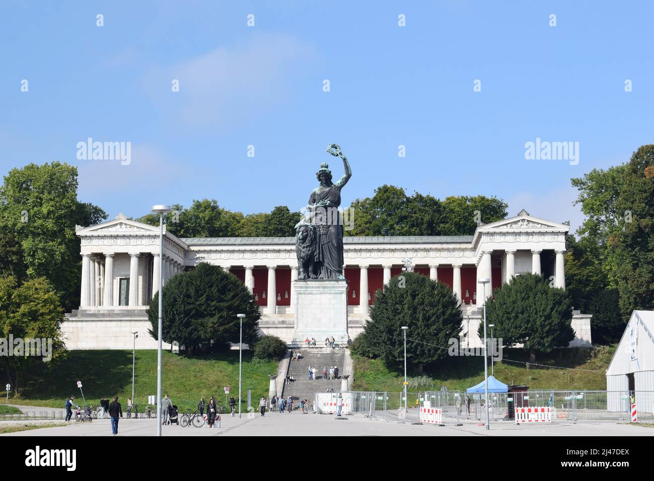 Monument of Glory. Bavaria Statue and the Hall of Fame (Ruhmeshalle) in ...