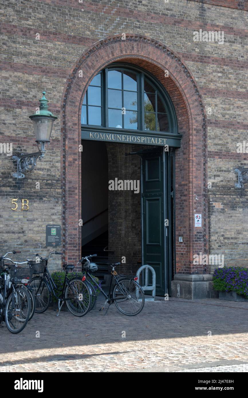 Entrance to the Center for Sundhed og Samfund (Centre for Health and ... Entrance to the Center for Sundhed og Samfund (Centre for Health and ...