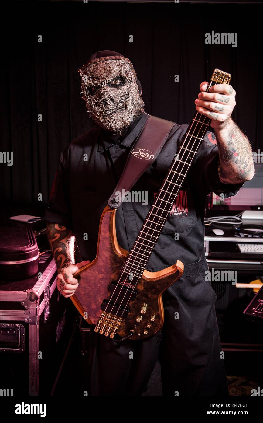 Alex venturella bass guitar hi-res stock photography and images - Alamy