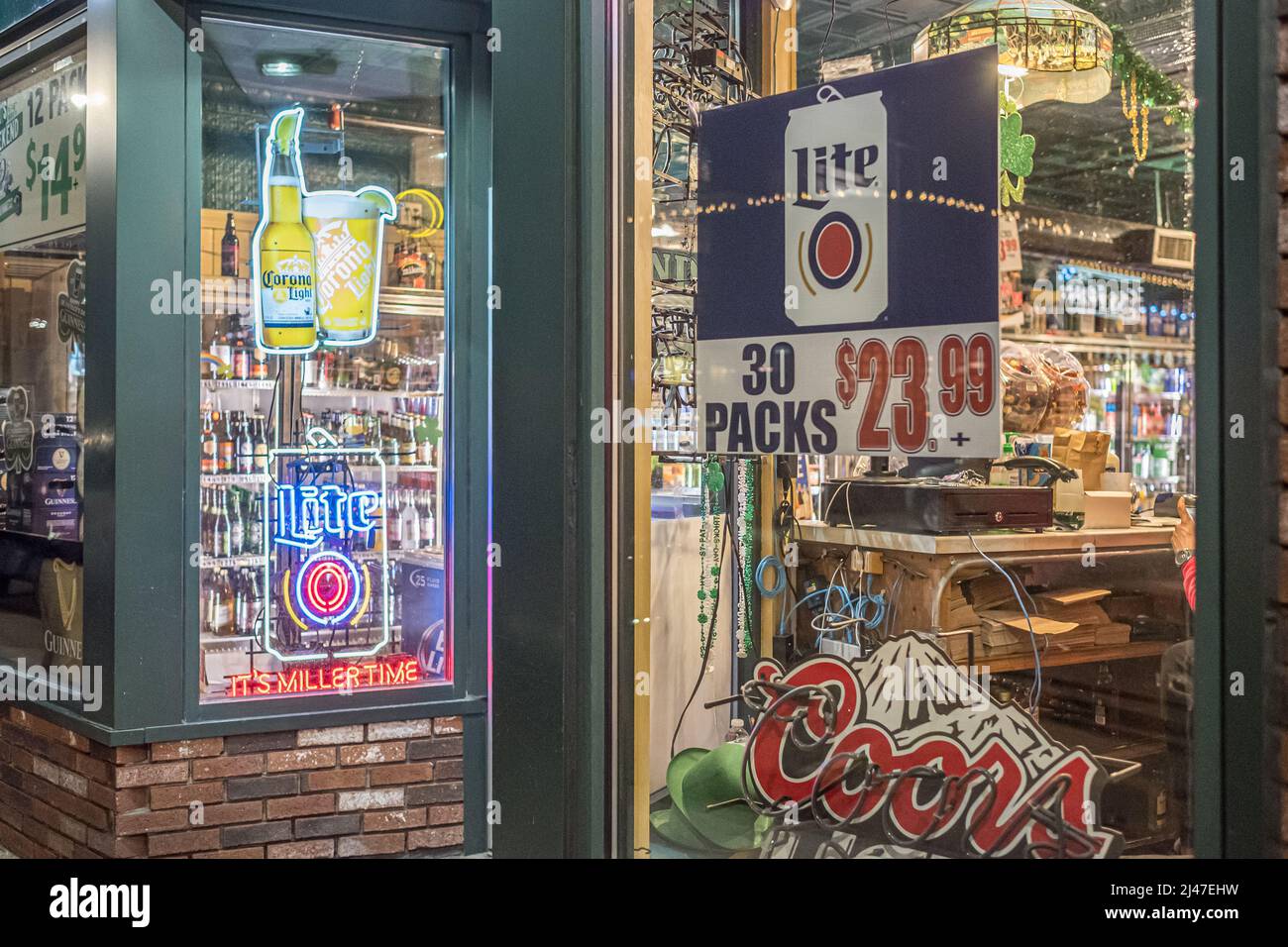 A liquor store in Worcester, Massachusetts at night Stock Photo - Alamy