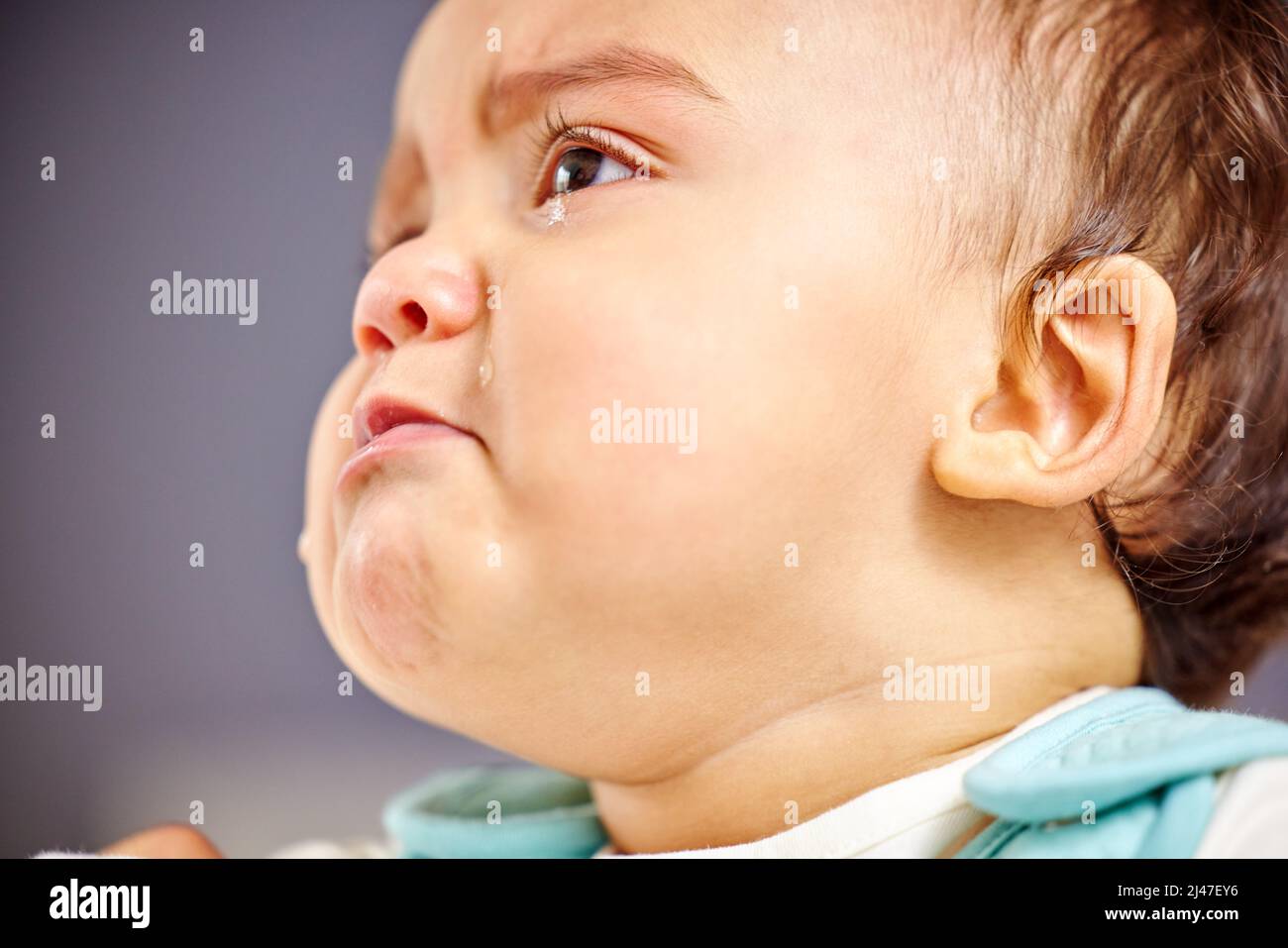 Girl crying bedroom child hi-res stock photography and images - Alamy