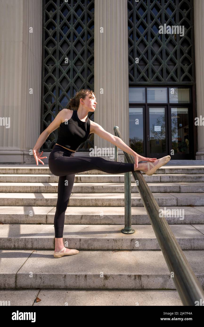Female dancer is stretching hi-res stock photography and images - Alamy
