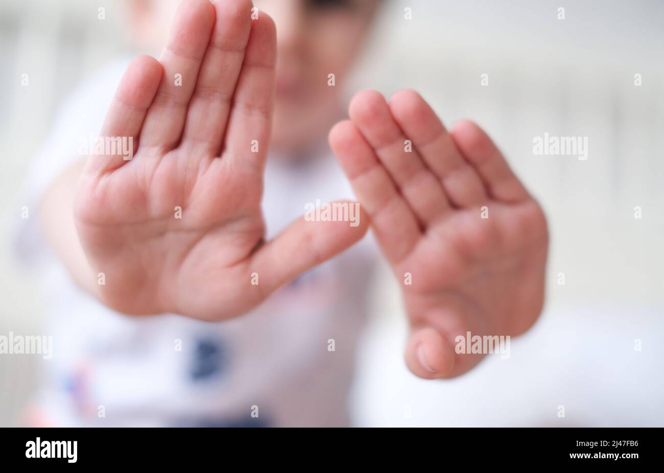 Image male hand showing sign hi-res stock photography and images - Alamy