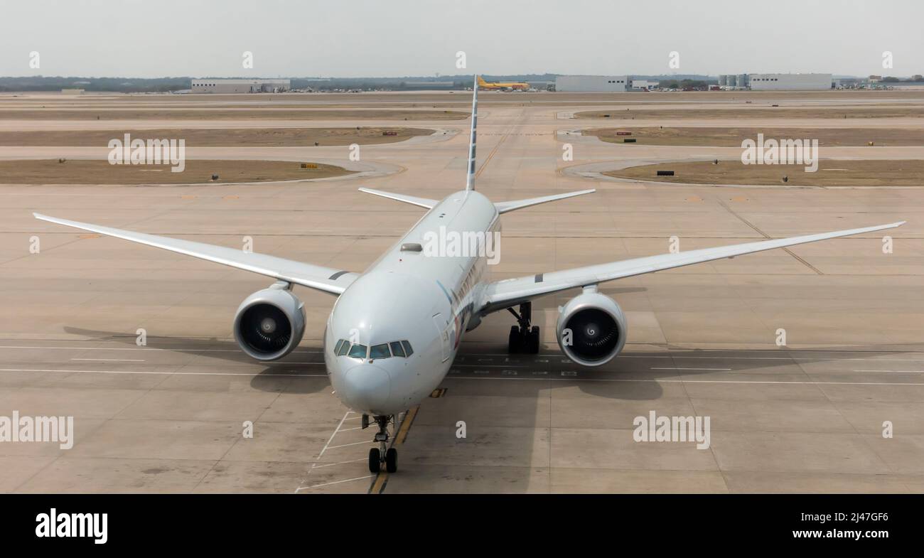 American Airlines plane at airport Stock Photo - Alamy