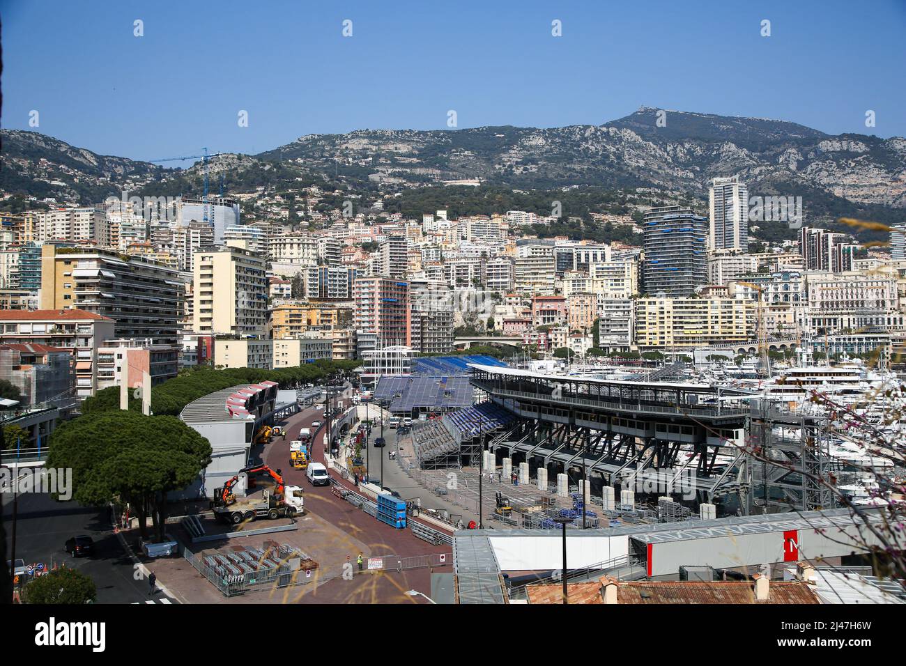Exterior view of architecture with a view of F1 track and the pit stop ...