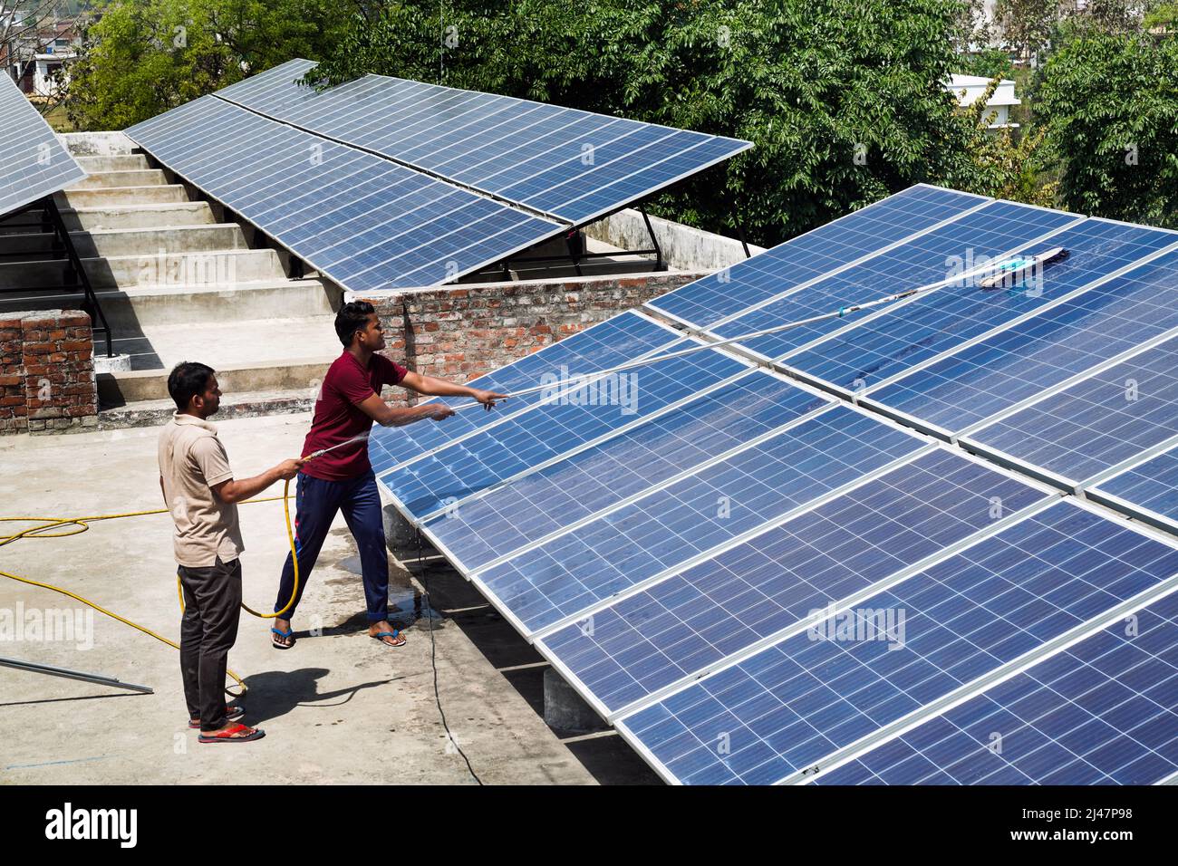 Solar installation india hi-res stock photography and images - Alamy
