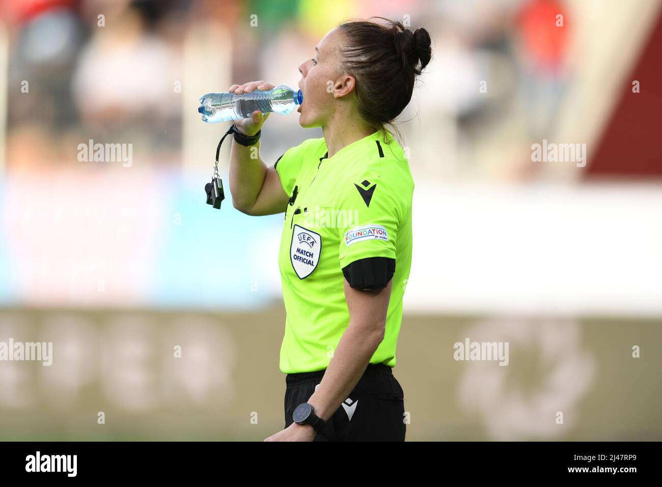Referee rebecca welch hi-res stock photography and images - Alamy