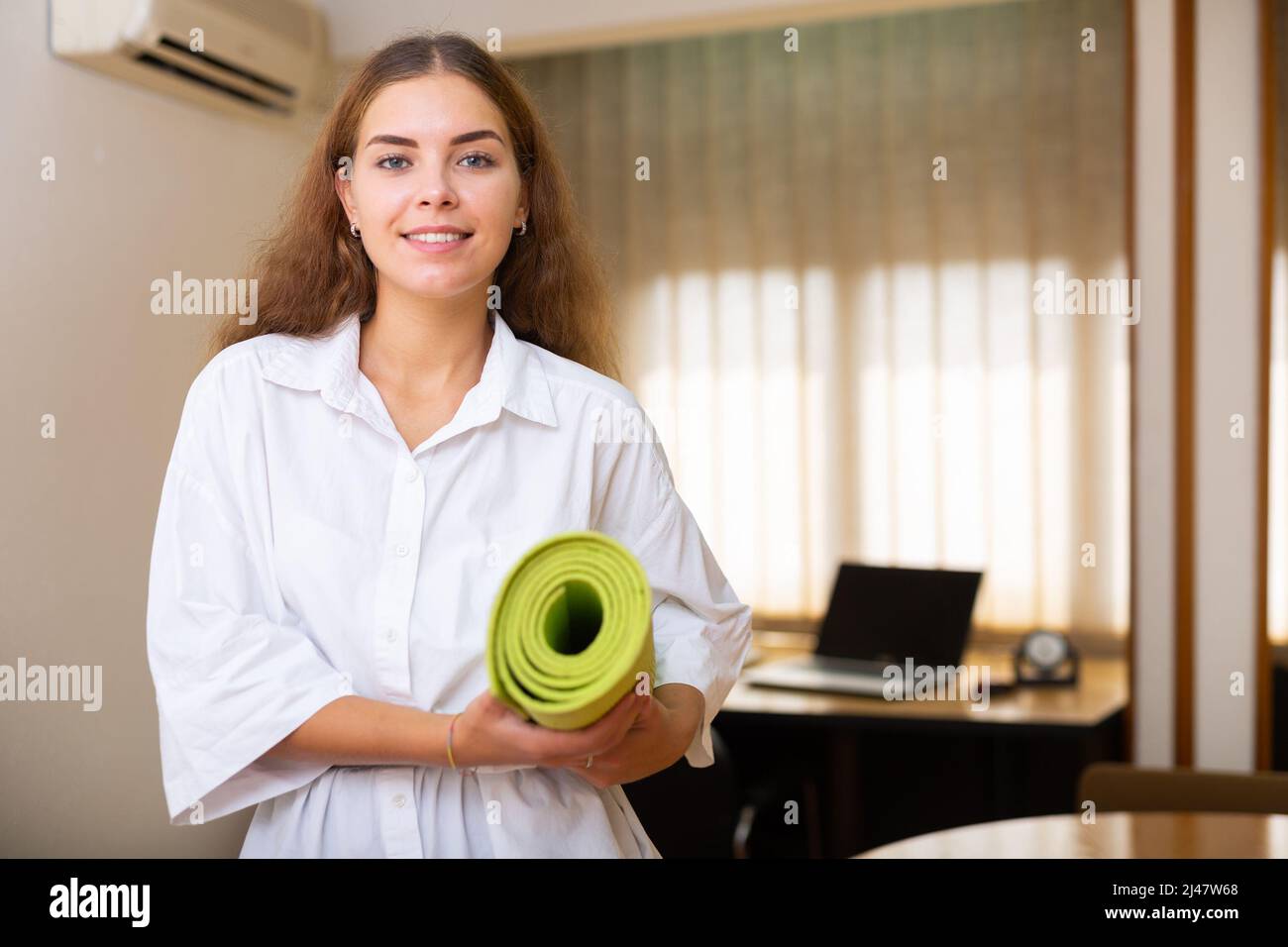 Tourist mat hi-res stock photography and images - Alamy