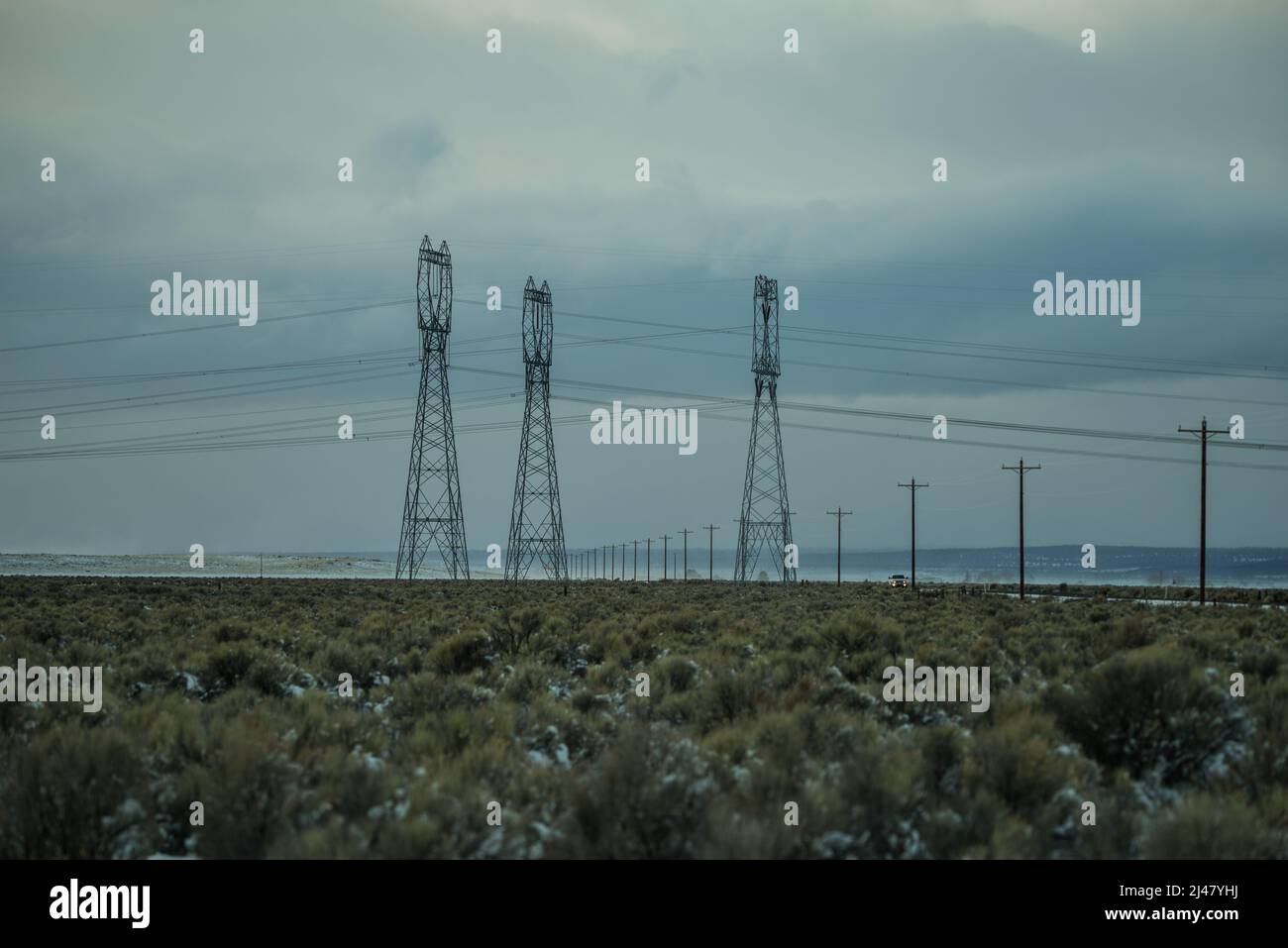 Line supports along the Pacific Intertie in Oregon Stock Photo - Alamy