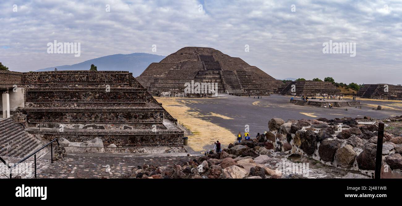 The Pyramids of the Sun and Moon and the Avenue of the dead flanked by ...