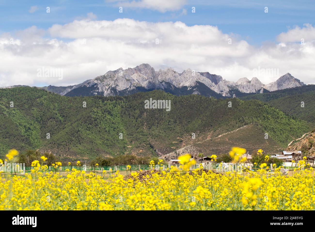 Shangri la outskirt yunnan hi-res stock photography and images - Alamy