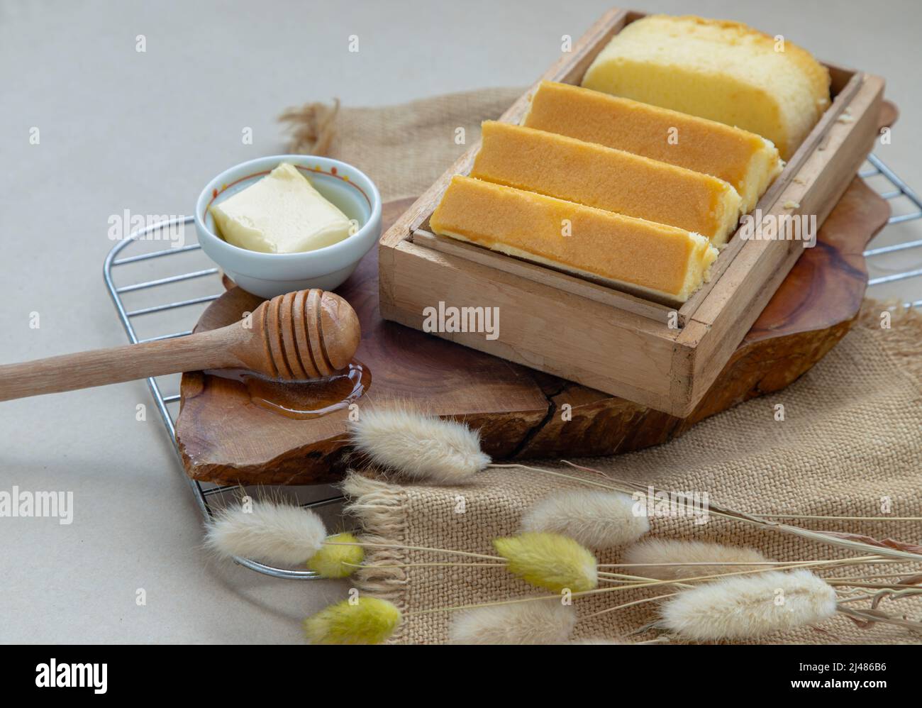 Four slices cake hi-res stock photography and images - Alamy
