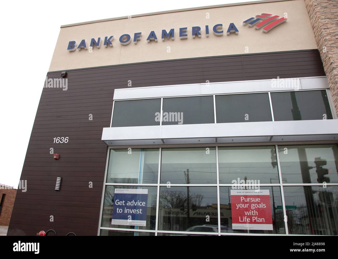 Exterior view bank america hi-res stock photography and images - Alamy