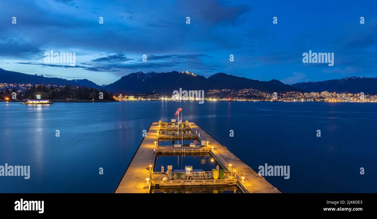 Night scene of waterfront park in Vancouver. Long exposure of North ...