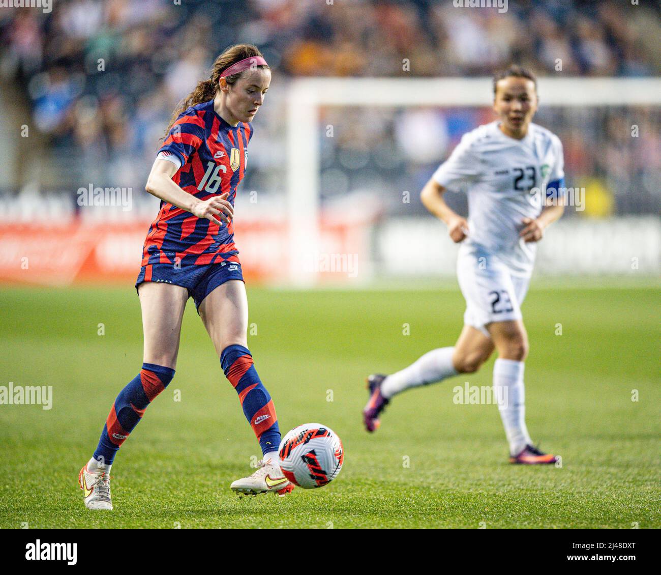 Womens footballer hi-res stock photography and images - Alamy