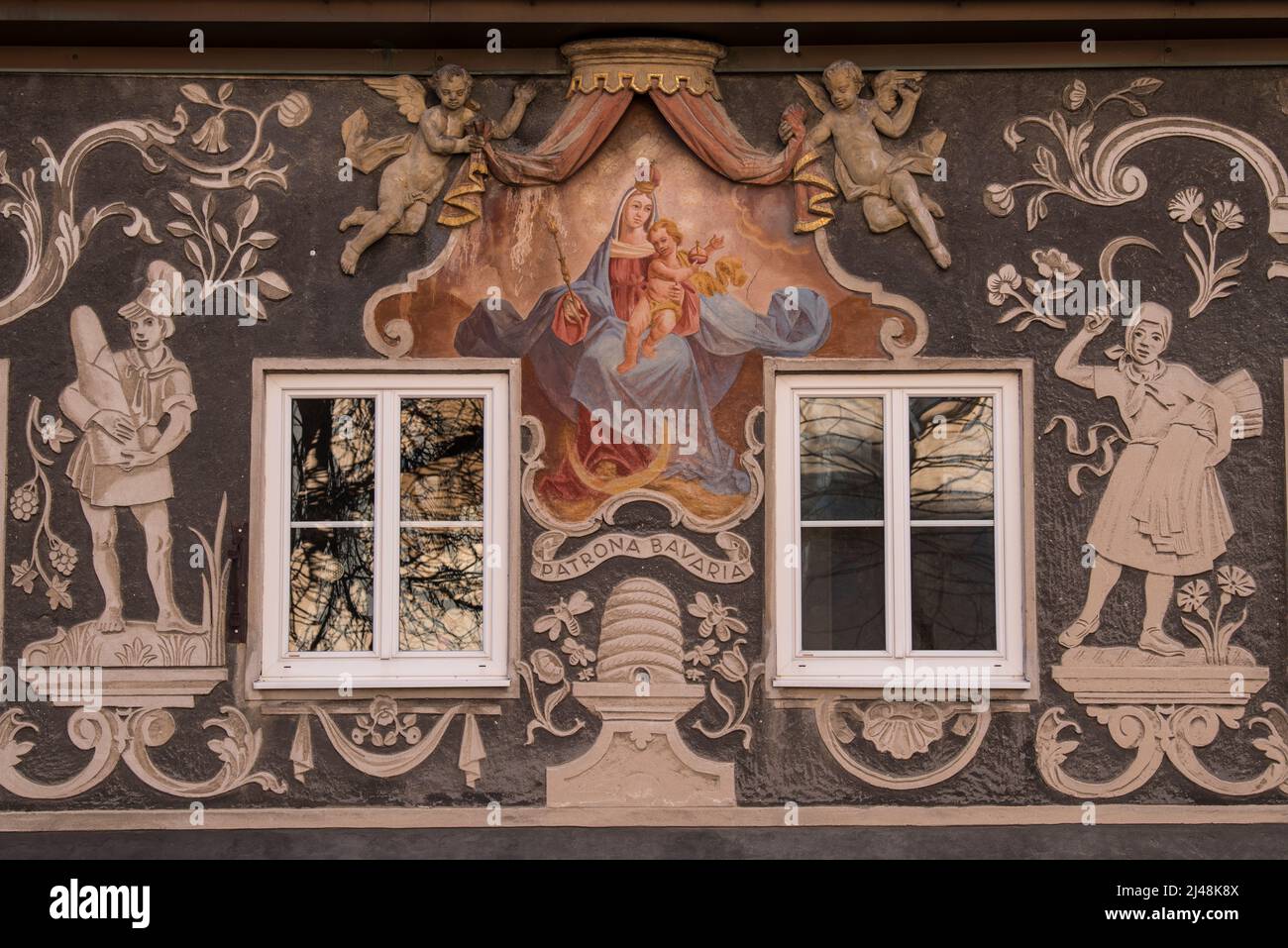 Garmisch-Partenkirchen, Germany : The traditional mural style on the ...