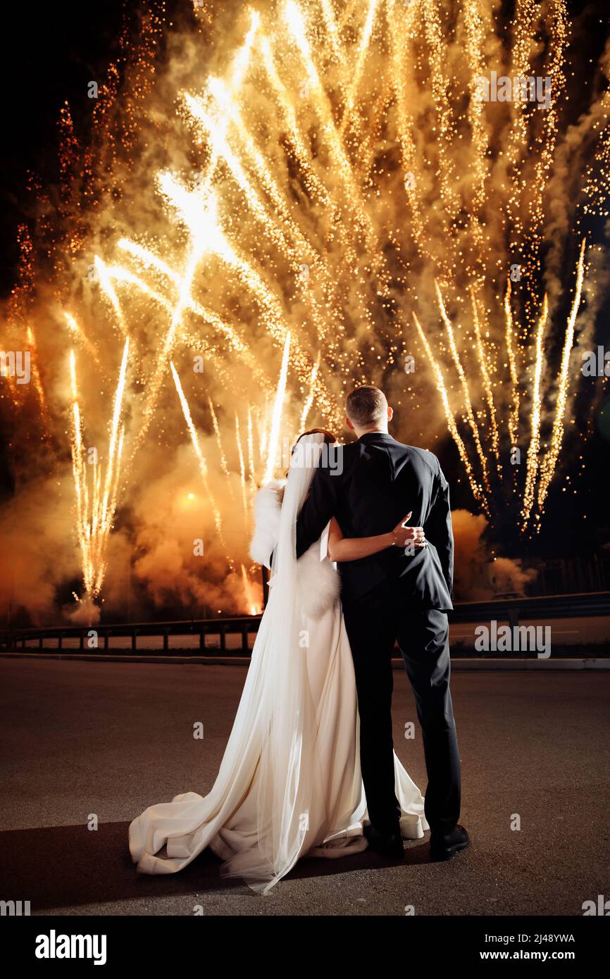 Wedding background night | Beachweddingtips.com