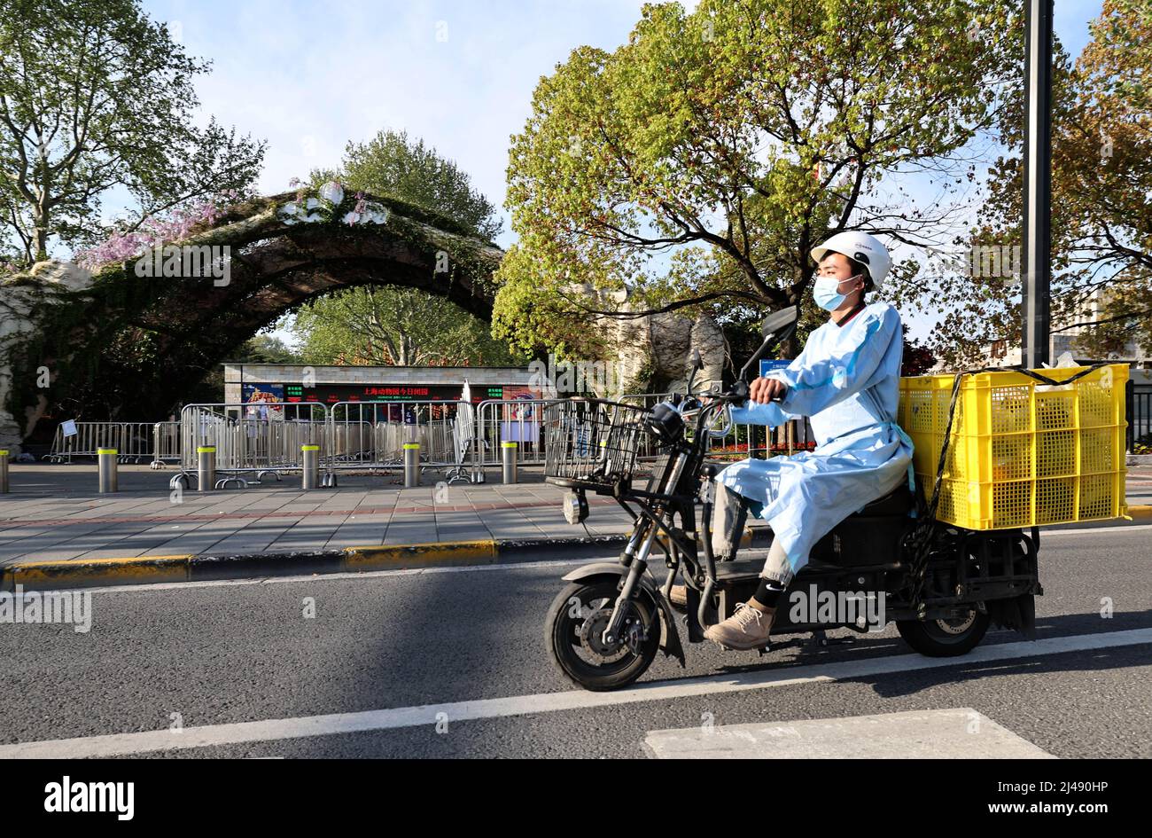 Shanghai, China's Shanghai. 9th Apr, 2022. Wang Bin, Fuquan branch ...