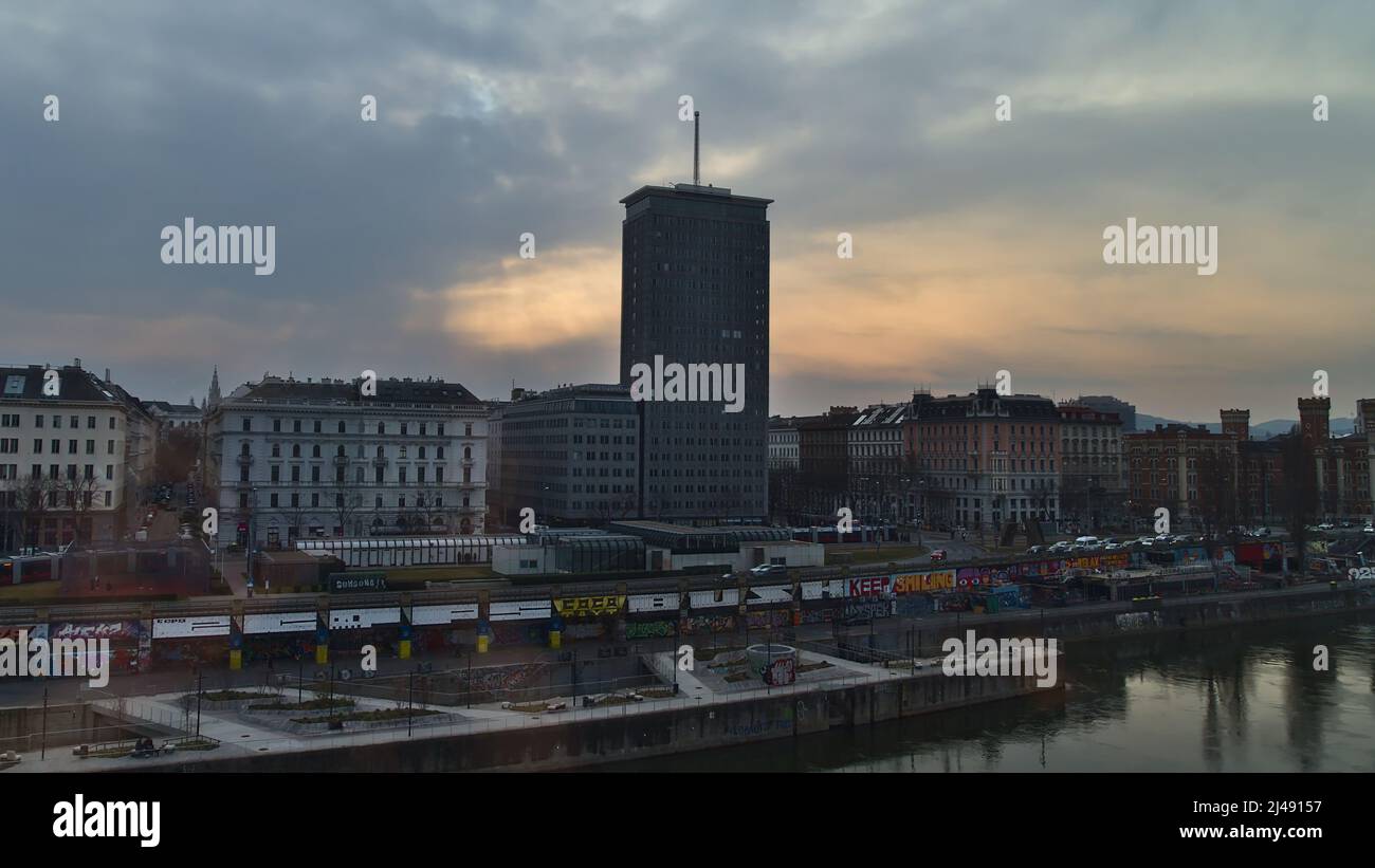 High rise building group hi-res stock photography and images - Alamy