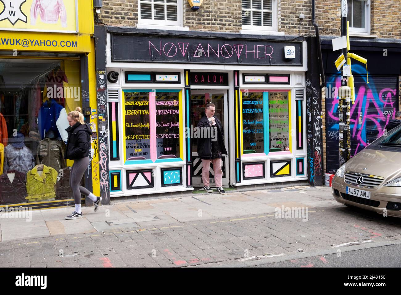 Hair salon exterior hi-res stock photography and images - Alamy