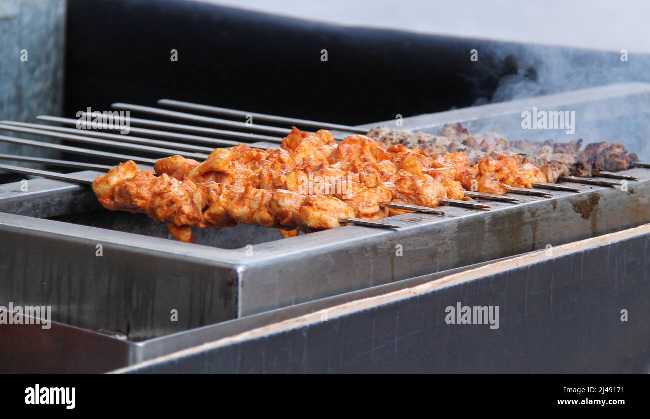 Meat kebabs hi-res stock photography and images - Alamy