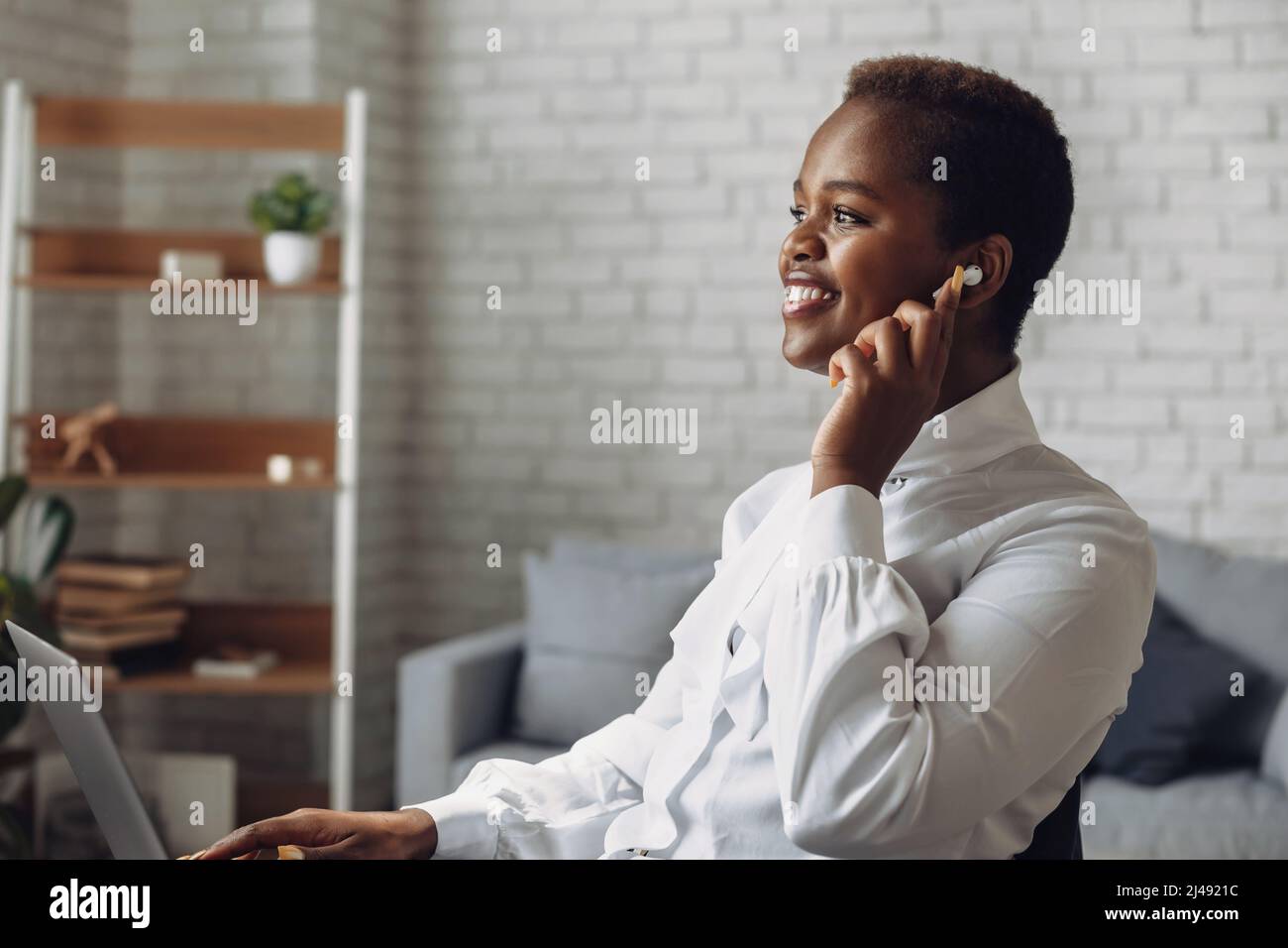 African american co workers hi-res stock photography and images - Alamy