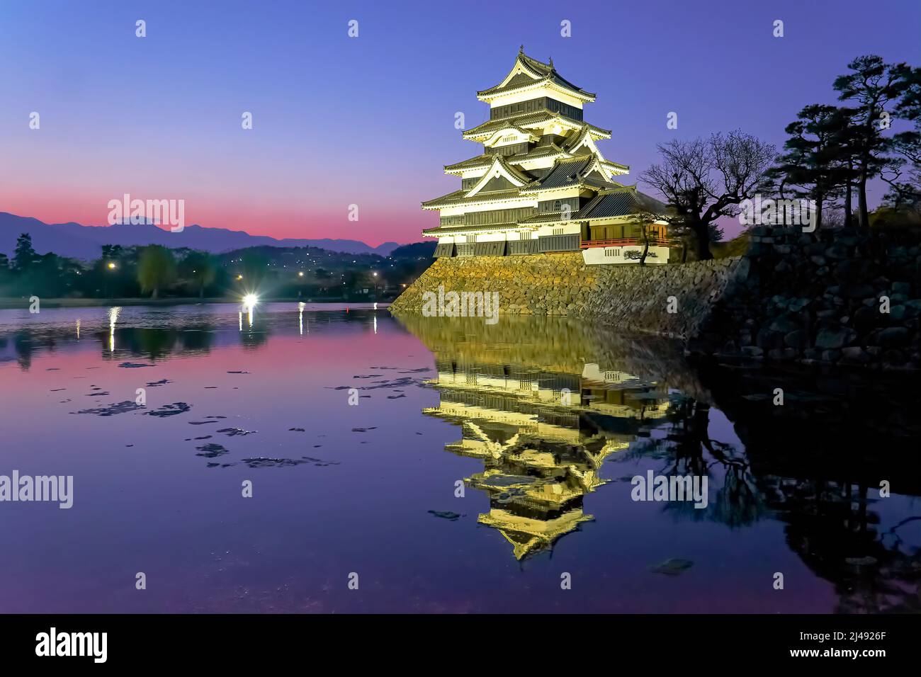 Travel stone history leisure castle hi-res stock photography and images ...
