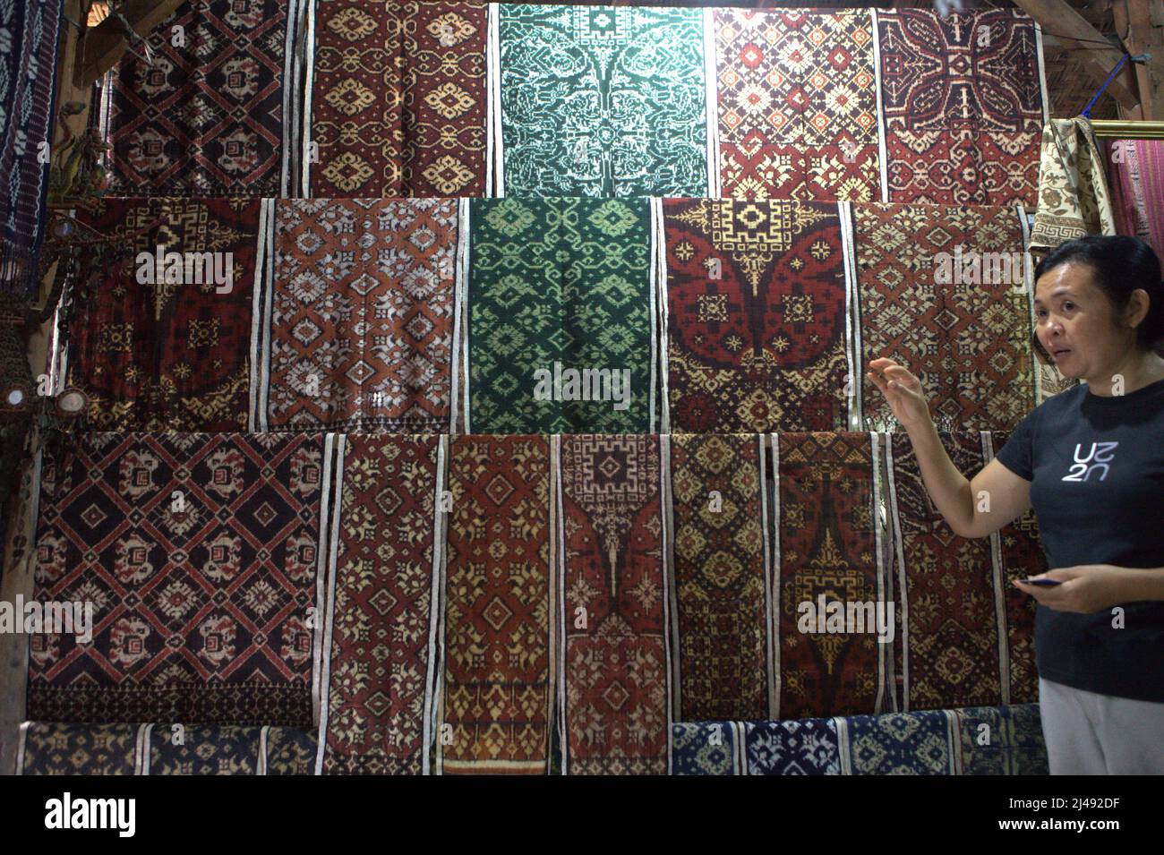 Balinese Woven Fabrics High Resolution Stock Photography and Images - Alamy