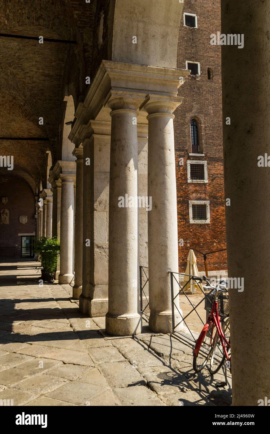 Classic sites hi-res stock photography and images - Alamy