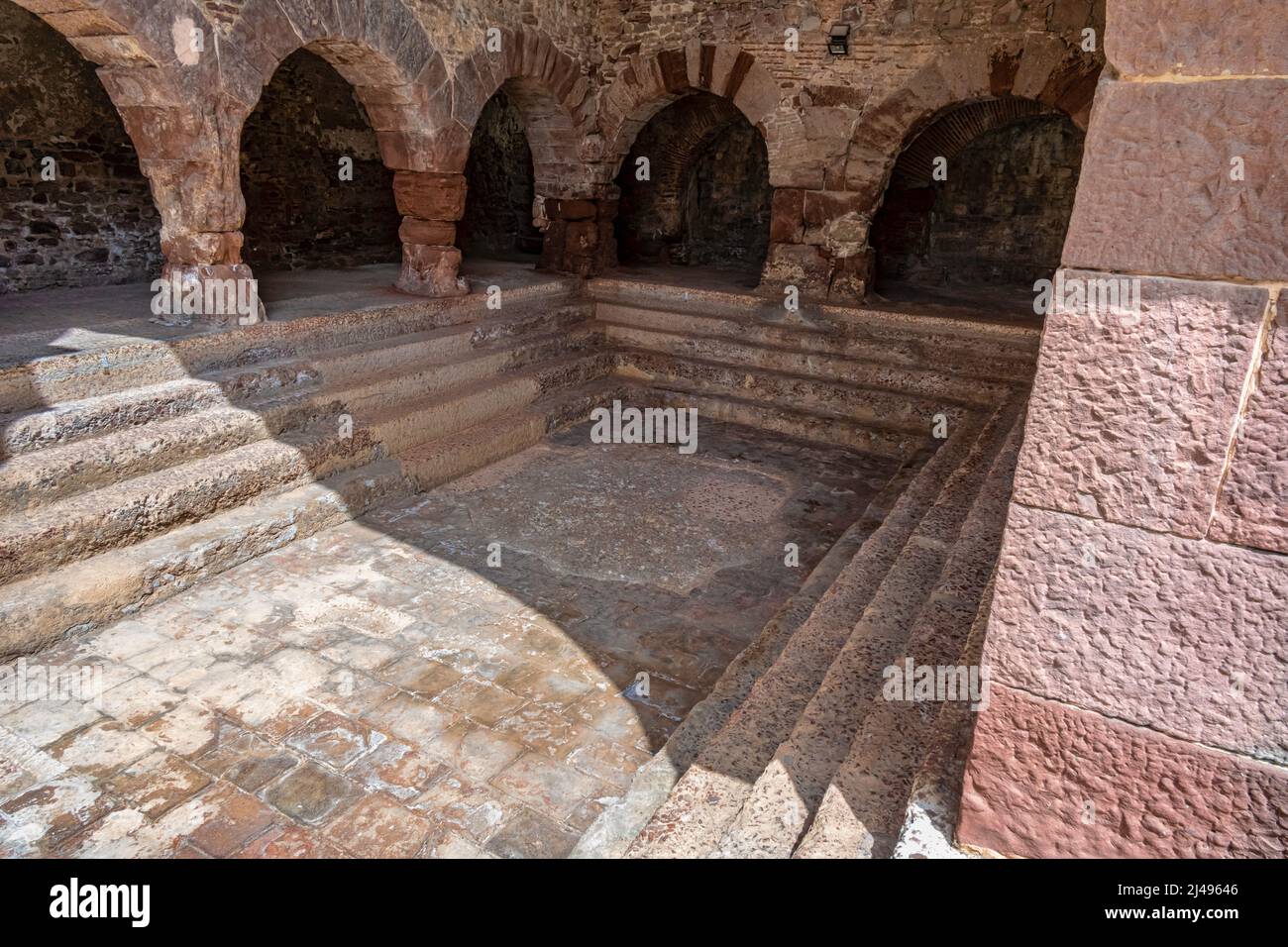 Roman font hi-res stock photography and images - Alamy