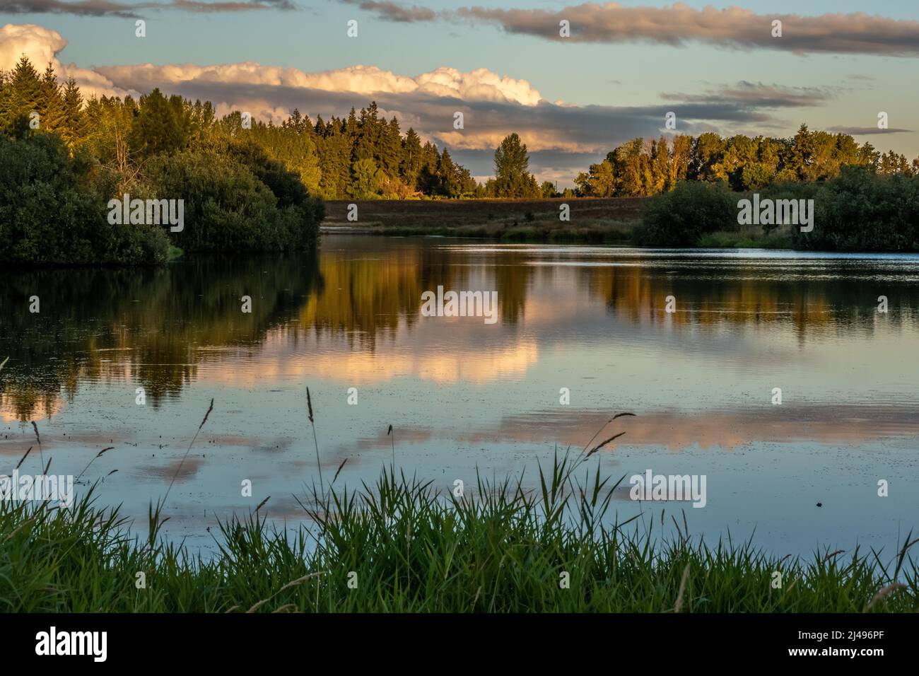 Portland oregon beautiful mountain views hi-res stock photography and ...