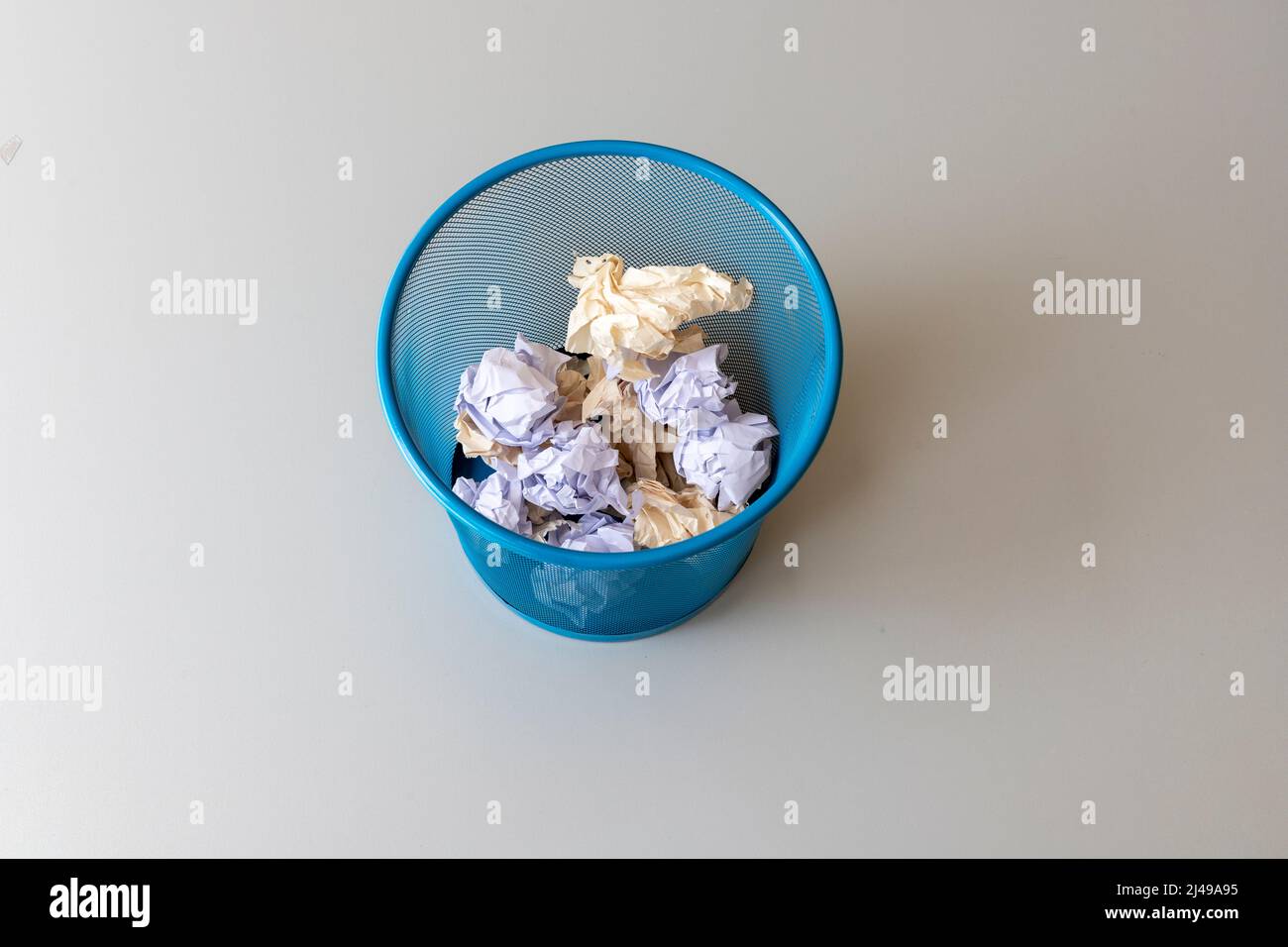 Office waste paper basket crumpled hi-res stock photography and images ...