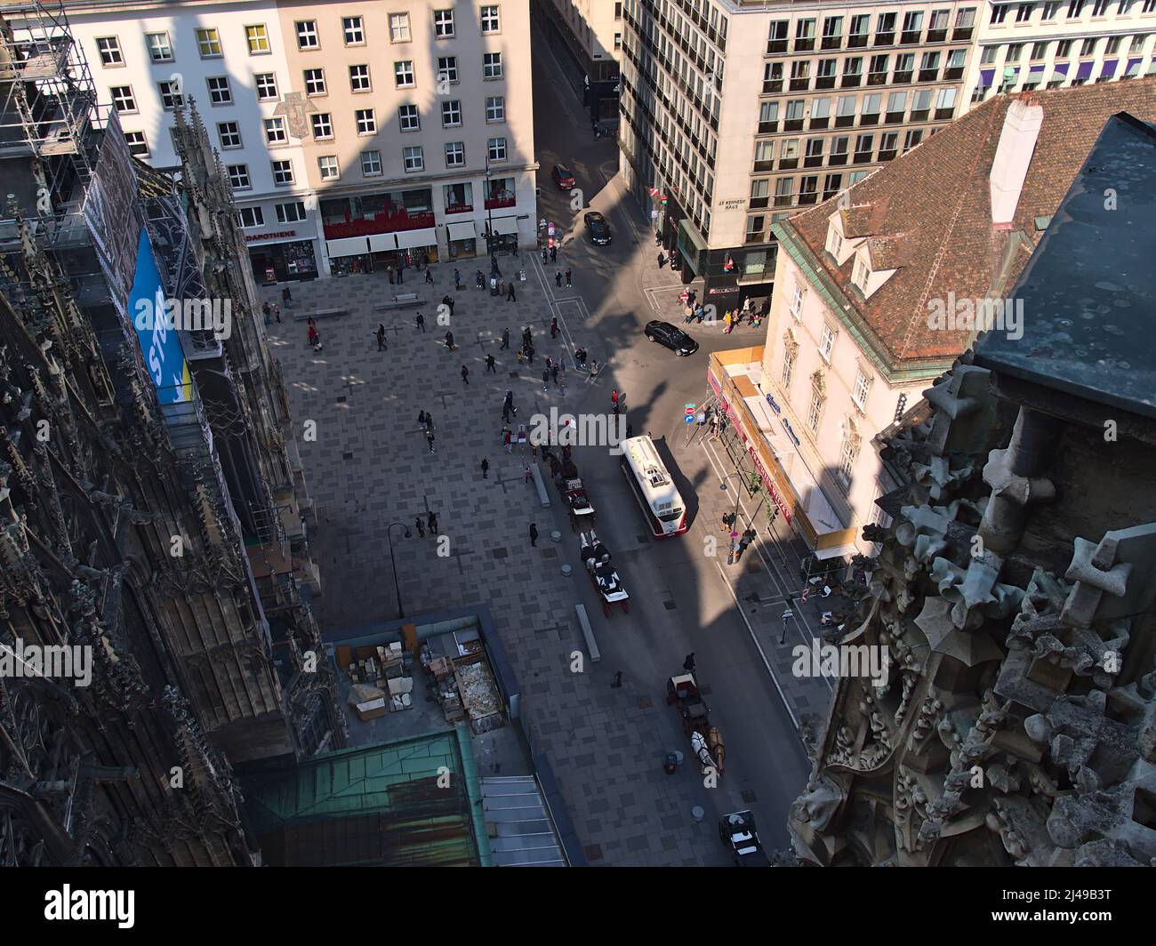 Downtown stephansplatz hi-res stock photography and images - Alamy