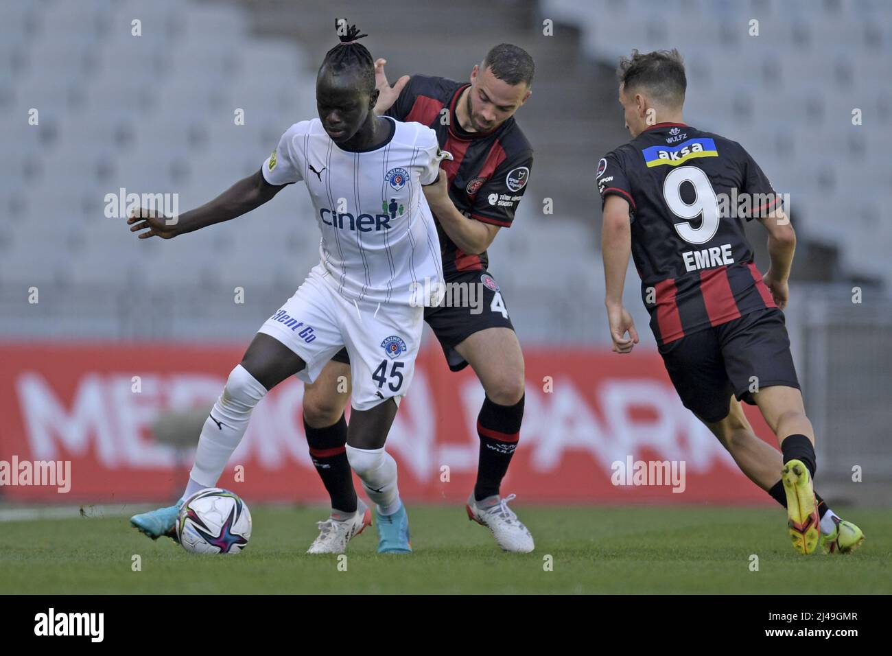 ISTANBUL - (lr) Awer Mabil Bul of Kasimpasa AS, Davide Biraschi of ...