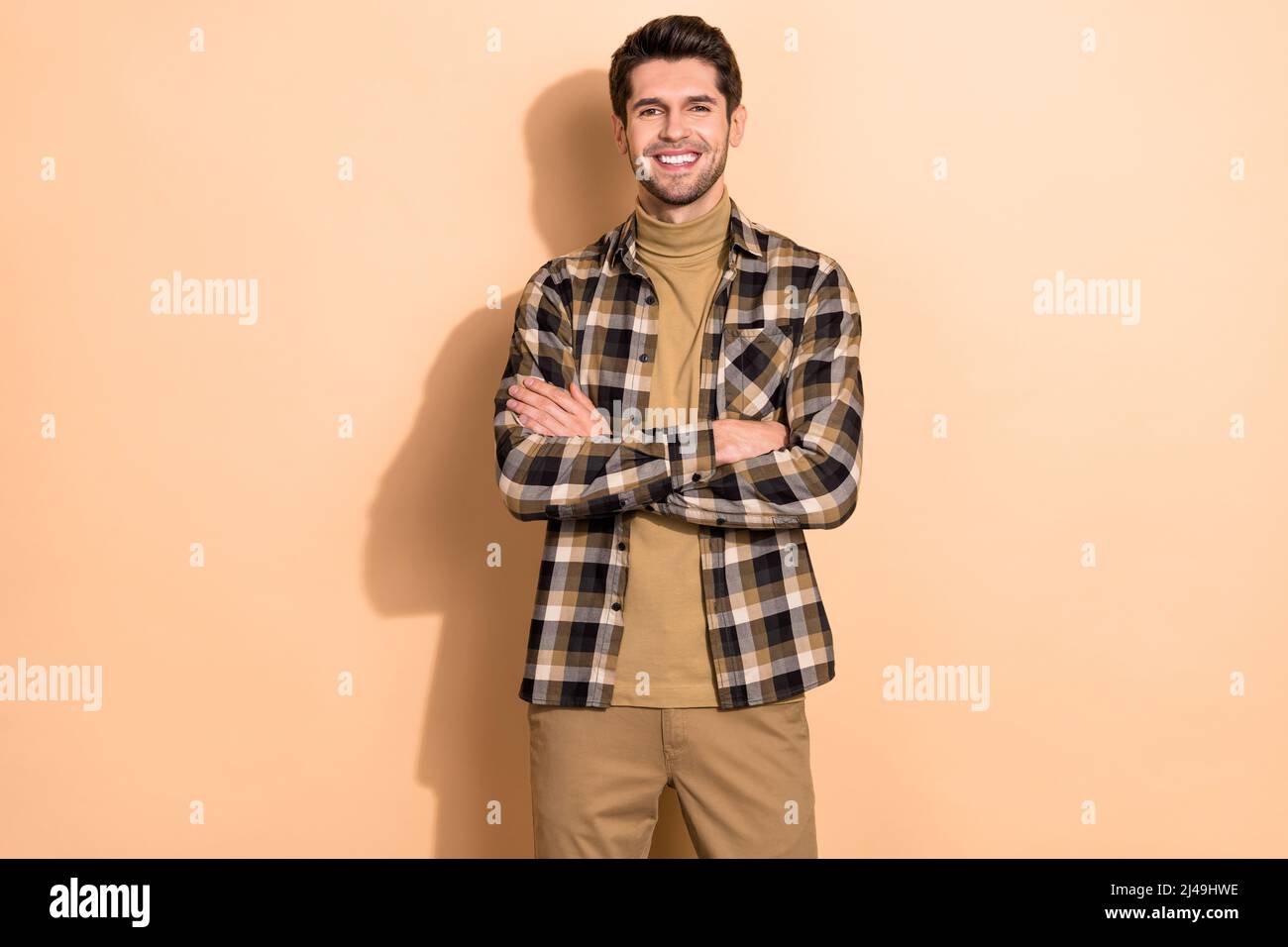 Photo of cheerful marketer guy cross arms look camera toothy smiling ...