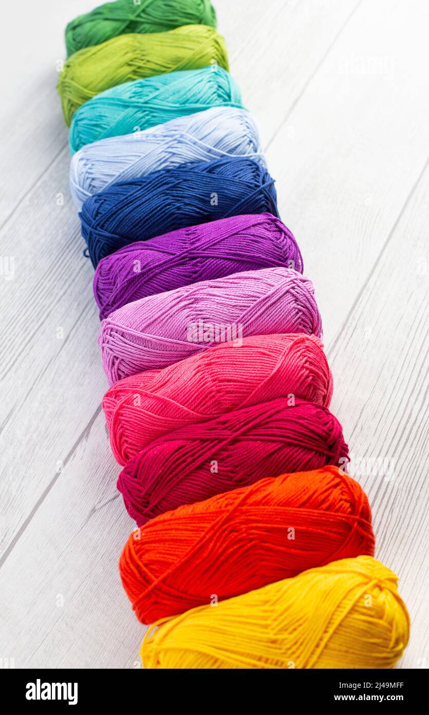 Laid yarn hi-res stock photography and images - Alamy