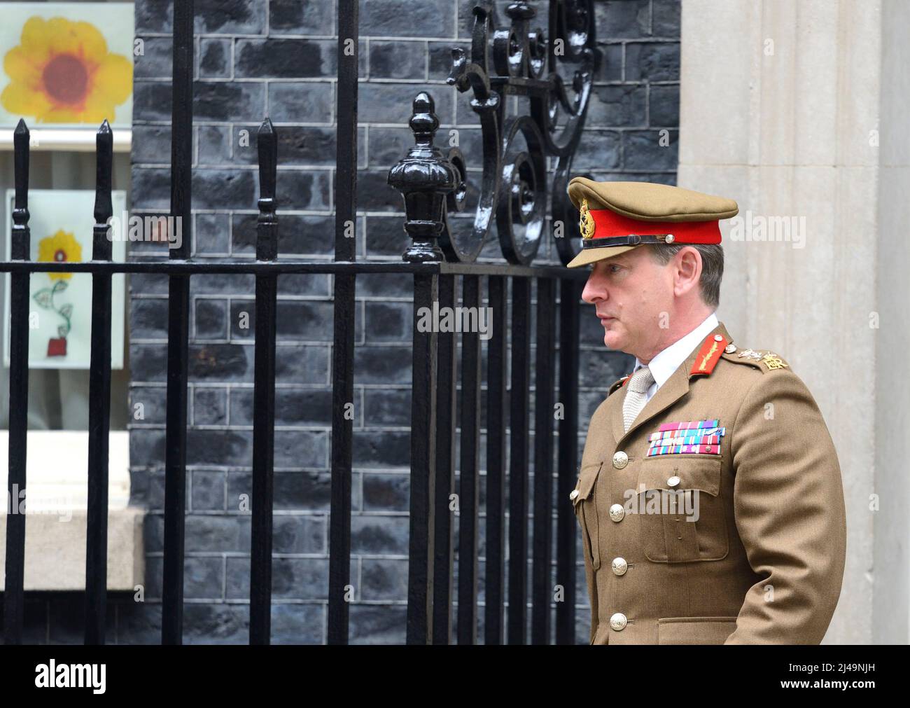 Chief general staff general sir mark carleton smith hi-res stock ...
