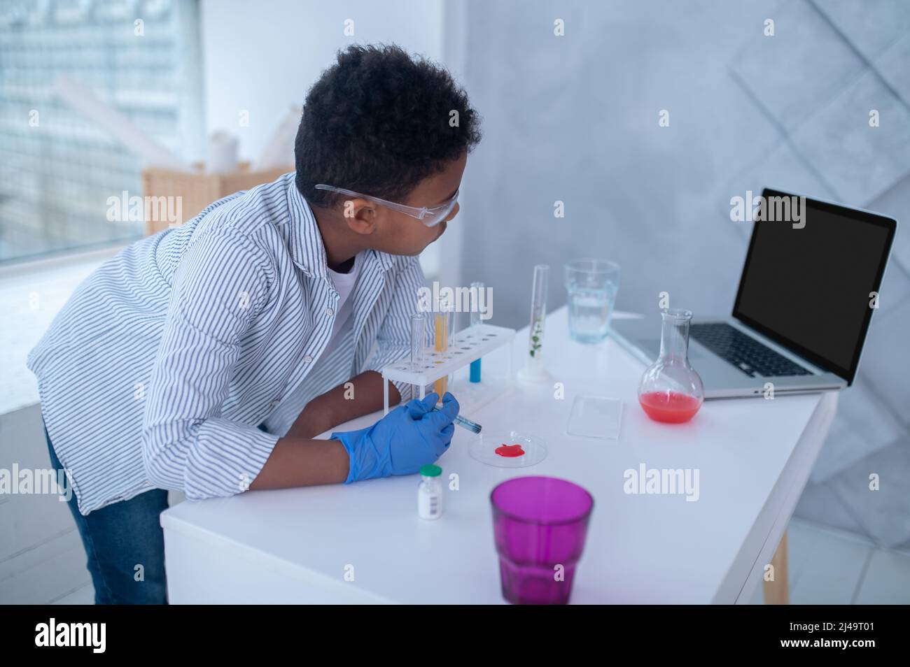 Doing reagent hi-res stock photography and images - Alamy