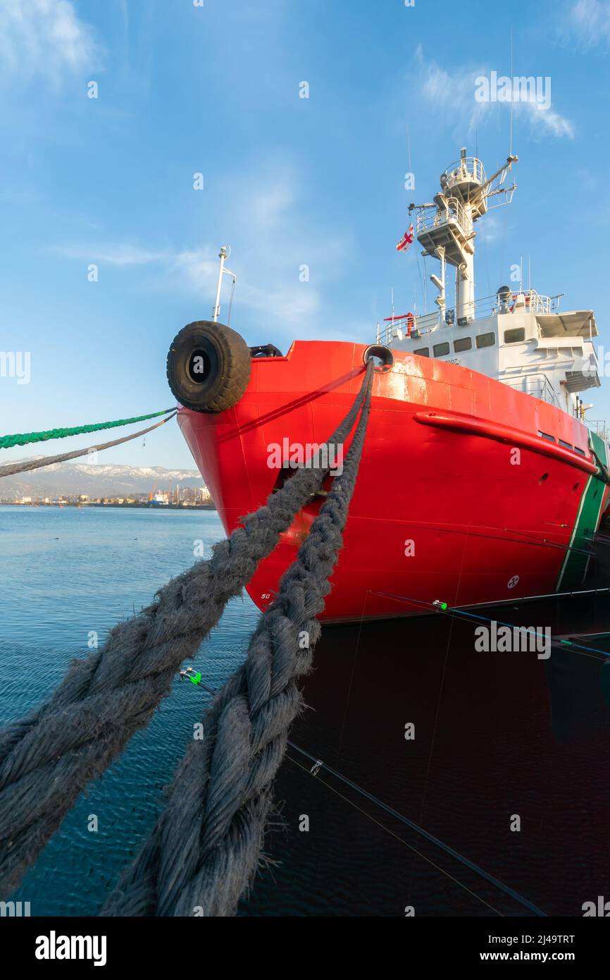 Ship cable rope berth tied hi-res stock photography and images - Alamy