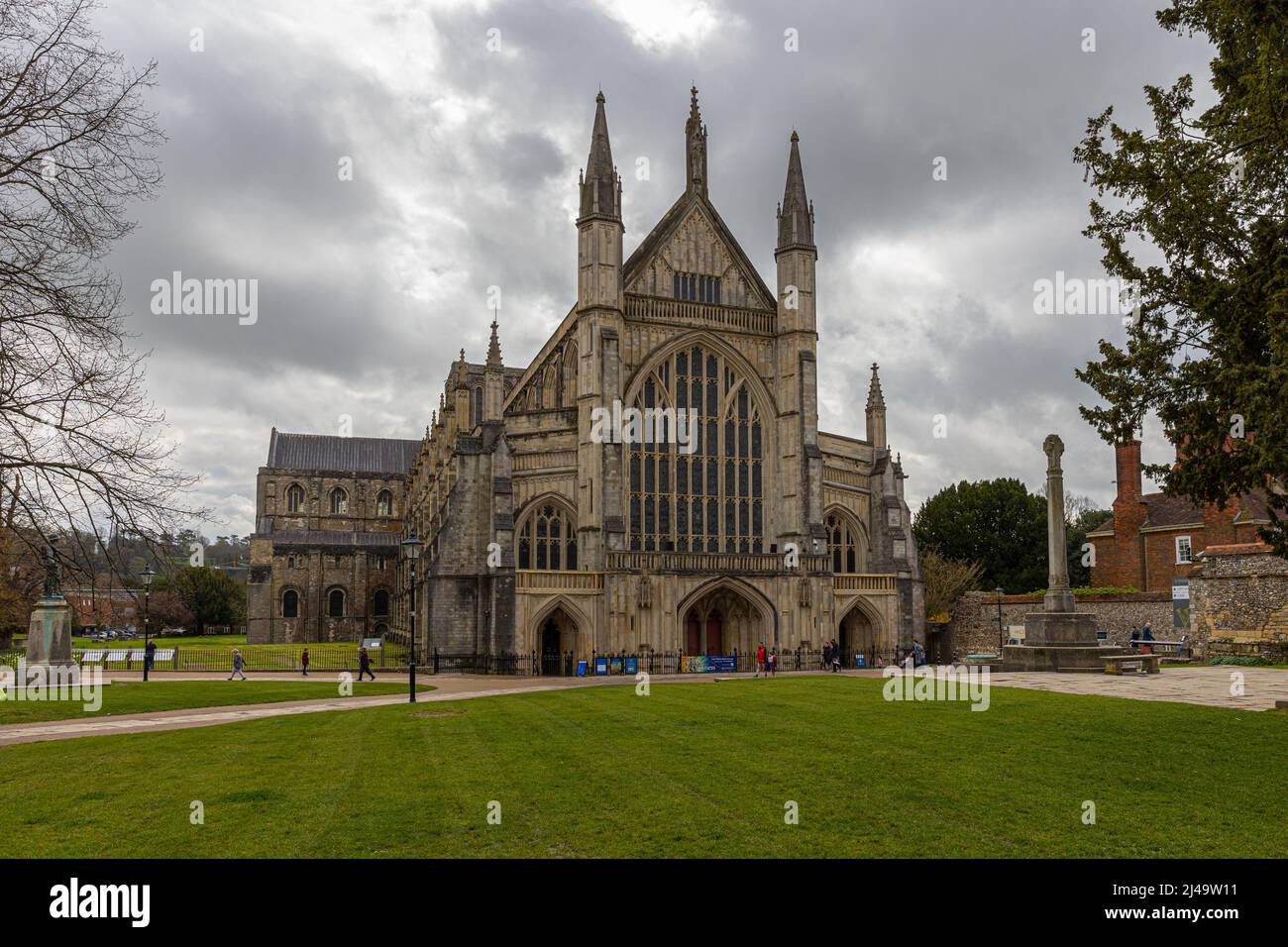 Pictures Of The World Famous Winchester Cathedral In Hampshire England ...