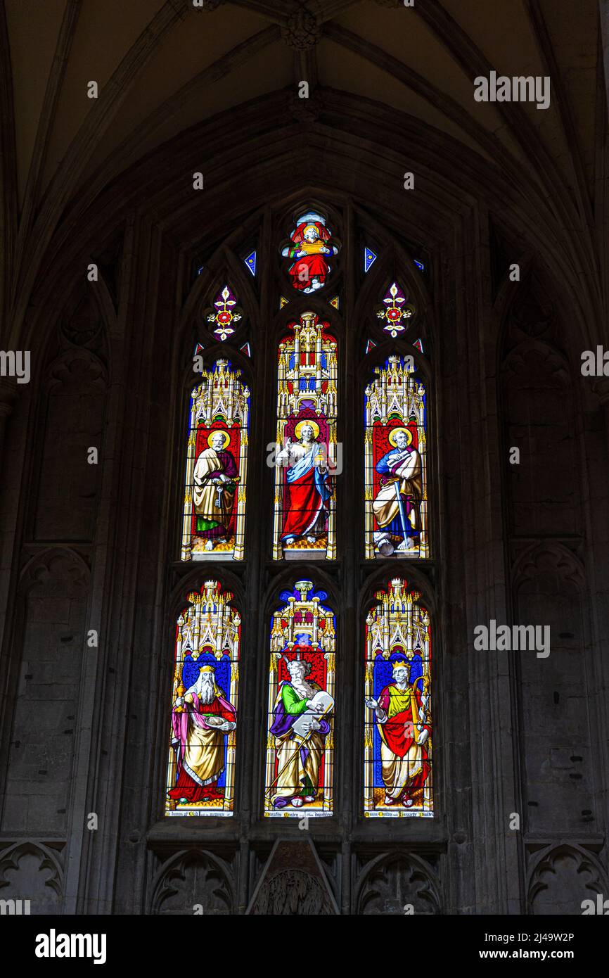 Pictures Of The World Famous Winchester Cathedral In Hampshire England ...