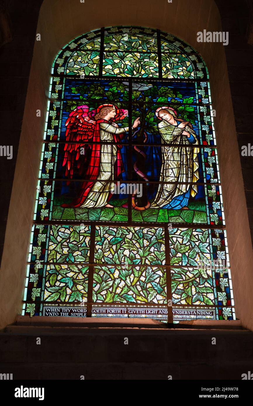 Pictures Of The World Famous Winchester Cathedral In Hampshire England ...