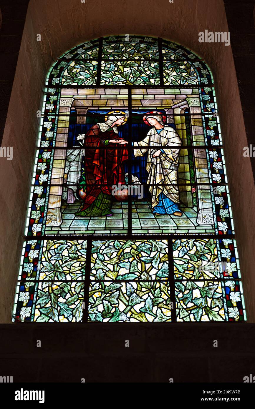 Pictures Of The World Famous Winchester Cathedral In Hampshire England ...