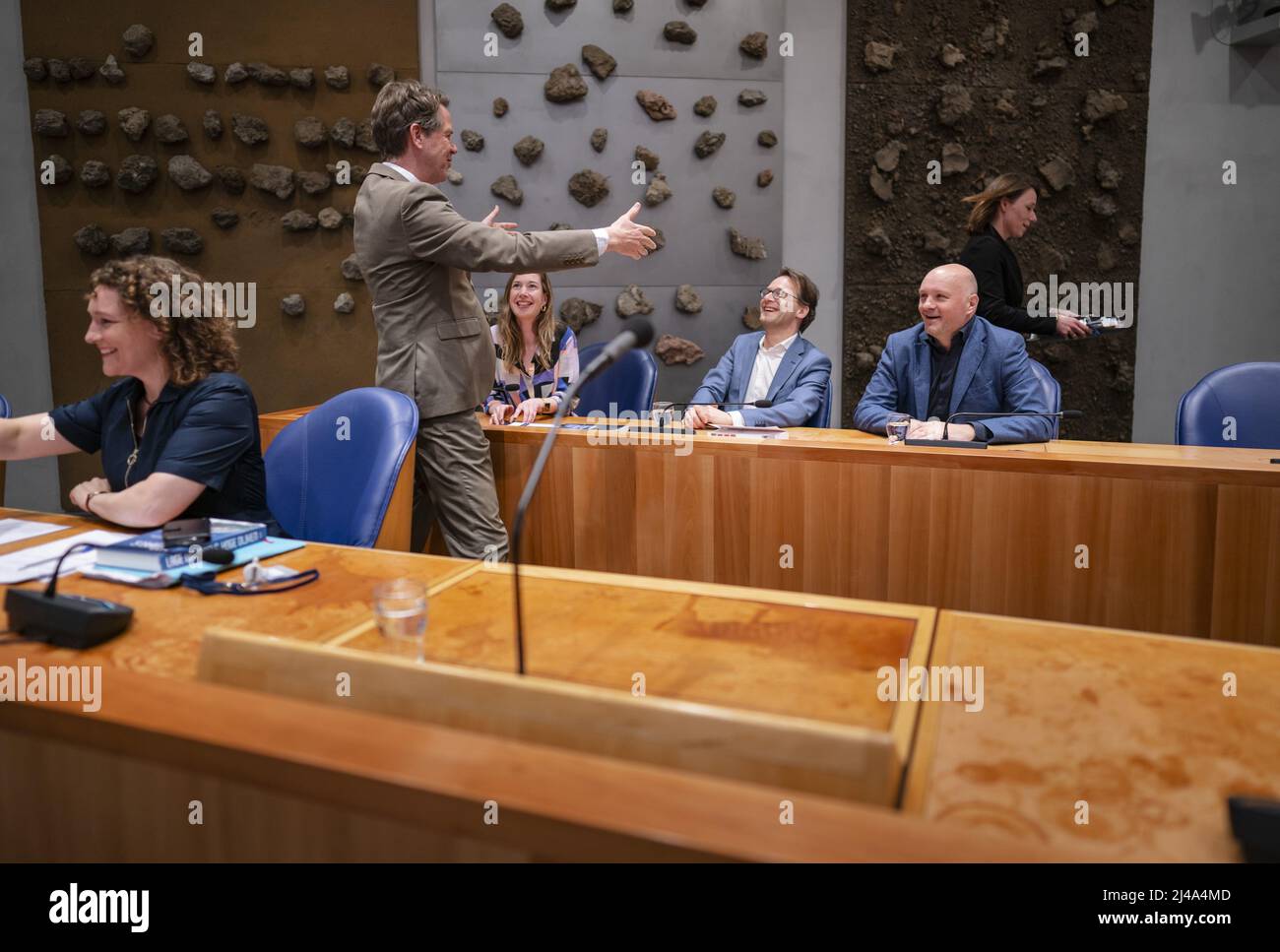 Opneming hi-res stock photography and images - Alamy